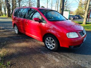 Sarkans Volkswagen Touran 2004 Ogre, ar dzinēja tilpumu 2.00 L un nobraukumu 327 tūkst. km par 1650 €, foto 4 vietnē AUTOMOTO.COM.LV