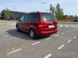 Красный Фольксваген Туран 2004 в Цесис, объемом двигателя 1.90 л и пробегом 475 тыс. км за 1888 €, фото 5 на AUTOMOTO.COM.LV