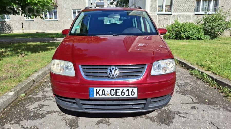Красный Фольксваген Туран 2003 в Даугавпилс, объемом двигателя 1.90 л и пробегом 283 тыс. км за 2350 €, фото 1 на AUTOMOTO.COM.LV