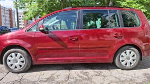 Красный Фольксваген Туран 2003 в Даугавпилс, объемом двигателя 1.90 л и пробегом 283 тыс. км за 2350 €, фото 4 на AUTOMOTO.COM.LV