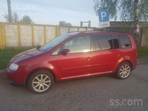 Красный Фольксваген Туран 2003 в Рига, объемом двигателя 1.90 л и пробегом 300 тыс. км за 1450 €, фото  на AUTOMOTO.COM.LV