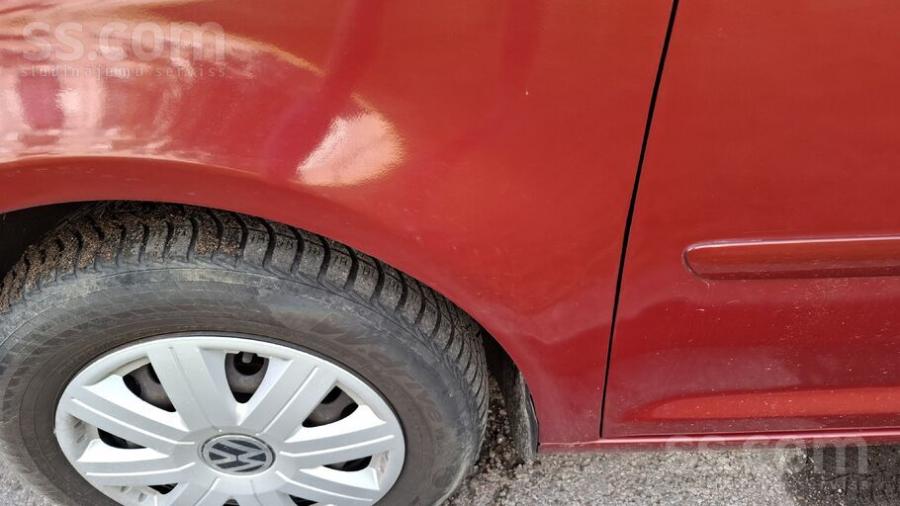 Sarkans Volkswagen Touran 2003 Daugavpils, ar dzinēja tilpumu 1.90 L un nobraukumu 284 tūkst. km par 2200 €, foto 12 vietnē AUTOMOTO.COM.LV