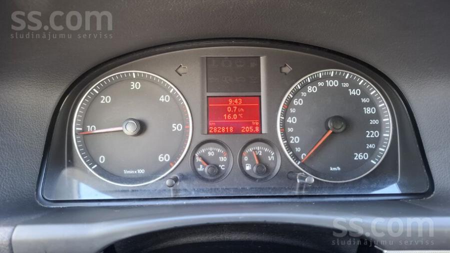 Sarkans Volkswagen Touran 2003 Daugavpils, ar dzinēja tilpumu 1.90 L un nobraukumu 284 tūkst. km par 2200 €, foto 26 vietnē AUTOMOTO.COM.LV