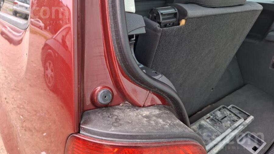 Sarkans Volkswagen Touran 2003 Daugavpils, ar dzinēja tilpumu 1.90 L un nobraukumu 284 tūkst. km par 2200 €, foto 33 vietnē AUTOMOTO.COM.LV