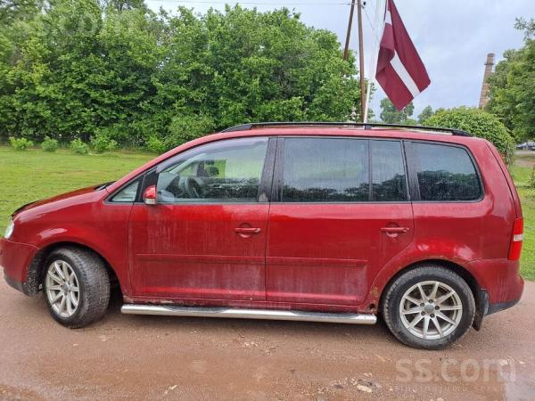 Sarkans Volkswagen Touran 2003 Alūksne, ar dzinēja tilpumu 1.90 L un nobraukumu 451 tūkst. km par 705 €, foto 3 vietnē AUTOMOTO.COM.LV