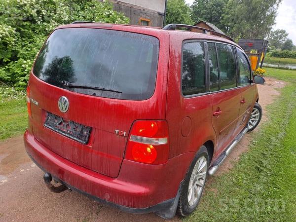 Sarkans Volkswagen Touran 2003 Alūksne, ar dzinēja tilpumu 1.90 L un nobraukumu 451 tūkst. km par 705 €, foto 5 vietnē AUTOMOTO.COM.LV