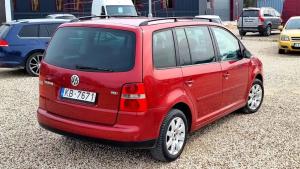 Sarkans Volkswagen Touran 2003 Cēsis, ar dzinēja tilpumu 1.90 L un nobraukumu 371 tūkst. km par 1950 €, foto 6 vietnē AUTOMOTO.COM.LV