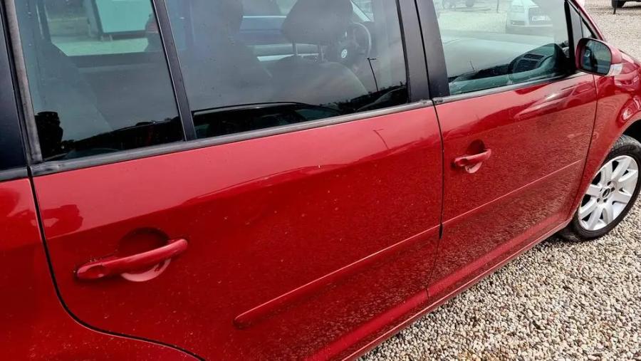 Sarkans Volkswagen Touran 2003 Cēsis, ar dzinēja tilpumu 1.90 L un nobraukumu 371 tūkst. km par 1950 €, foto 14 vietnē AUTOMOTO.COM.LV