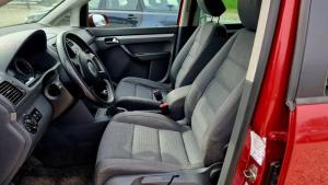 Sarkans Volkswagen Touran 2003 Cēsis, ar dzinēja tilpumu 1.90 L un nobraukumu 371 tūkst. km par 1950 €, foto 19 vietnē AUTOMOTO.COM.LV