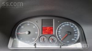 Red Volkswagen Touran 2003 in Daugavpils, with an engine capacity of 1.90 L and mileage of 282 thousand km for 1990 €, photo 15 on AUTOMOTO.COM.LV