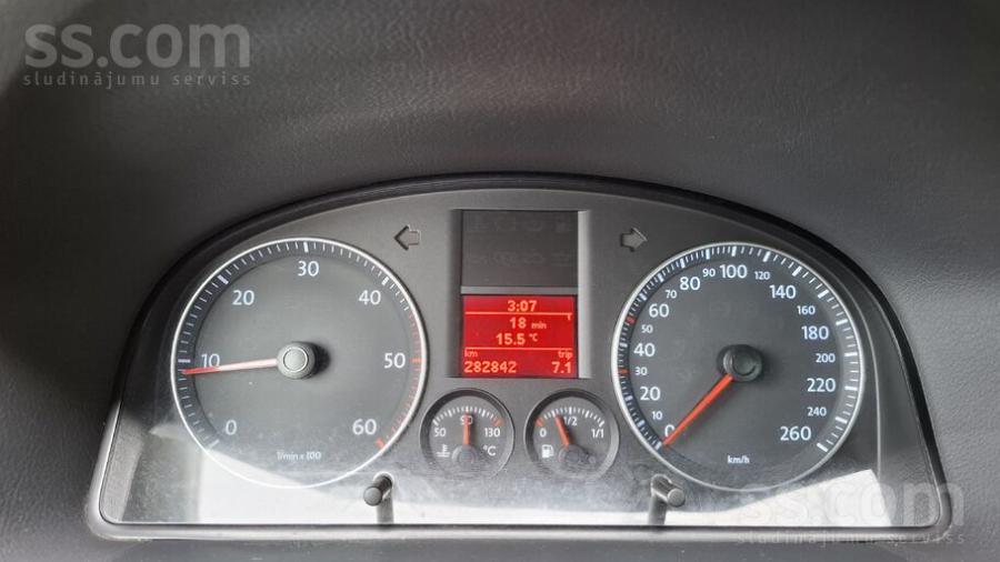 Red Volkswagen Touran 2003 in Daugavpils, with an engine capacity of 1.90 L and mileage of 282 thousand km for 1990 €, photo 15 on AUTOMOTO.COM.LV