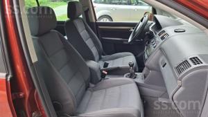 Red Volkswagen Touran 2003 in Daugavpils, with an engine capacity of 1.90 L and mileage of 282 thousand km for 1990 €, photo 20 on AUTOMOTO.COM.LV