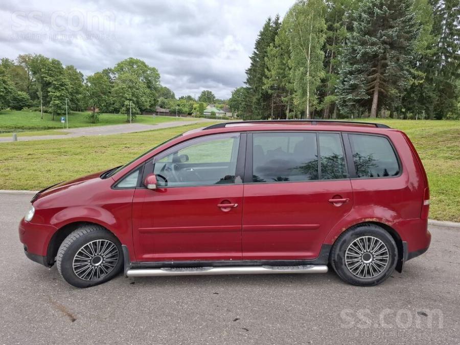 Sarkans Volkswagen Touran 2003 Alūksne, ar dzinēja tilpumu 1.90 L un nobraukumu 442 tūkst. km par 1235 €, foto 5 vietnē AUTOMOTO.COM.LV
