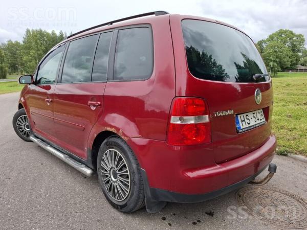 Sarkans Volkswagen Touran 2003 Alūksne, ar dzinēja tilpumu 1.90 L un nobraukumu 442 tūkst. km par 1235 €, foto 5 vietnē AUTOMOTO.COM.LV