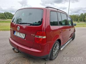 Sarkans Volkswagen Touran 2003 Alūksne, ar dzinēja tilpumu 1.90 L un nobraukumu 442 tūkst. km par 1235 €, foto 8 vietnē AUTOMOTO.COM.LV
