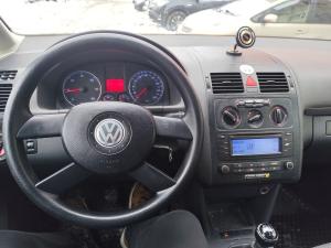 Sarkans Volkswagen Touran 2004 Viļņa, ar dzinēja tilpumu 2.00 L un nobraukumu 286 tūkst. km par 730 €, foto 5 vietnē AUTOMOTO.COM.LV