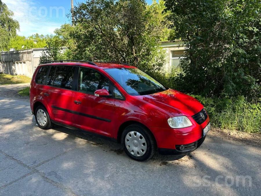 Sarkans Volkswagen Touran 2004 Rīga, ar dzinēja tilpumu 1.60 L un nobraukumu 285 tūkst. km par 700 €, foto 1 vietnē AUTOMOTO.COM.LV