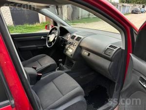Sarkans Volkswagen Touran 2004 Rīga, ar dzinēja tilpumu 1.60 L un nobraukumu 285 tūkst. km par 700 €, foto 3 vietnē AUTOMOTO.COM.LV
