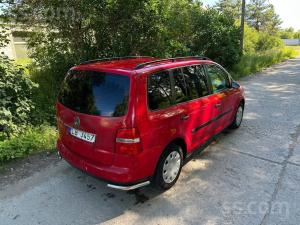 Sarkans Volkswagen Touran 2004 Rīga, ar dzinēja tilpumu 1.60 L un nobraukumu 285 tūkst. km par 700 €, foto 5 vietnē AUTOMOTO.COM.LV