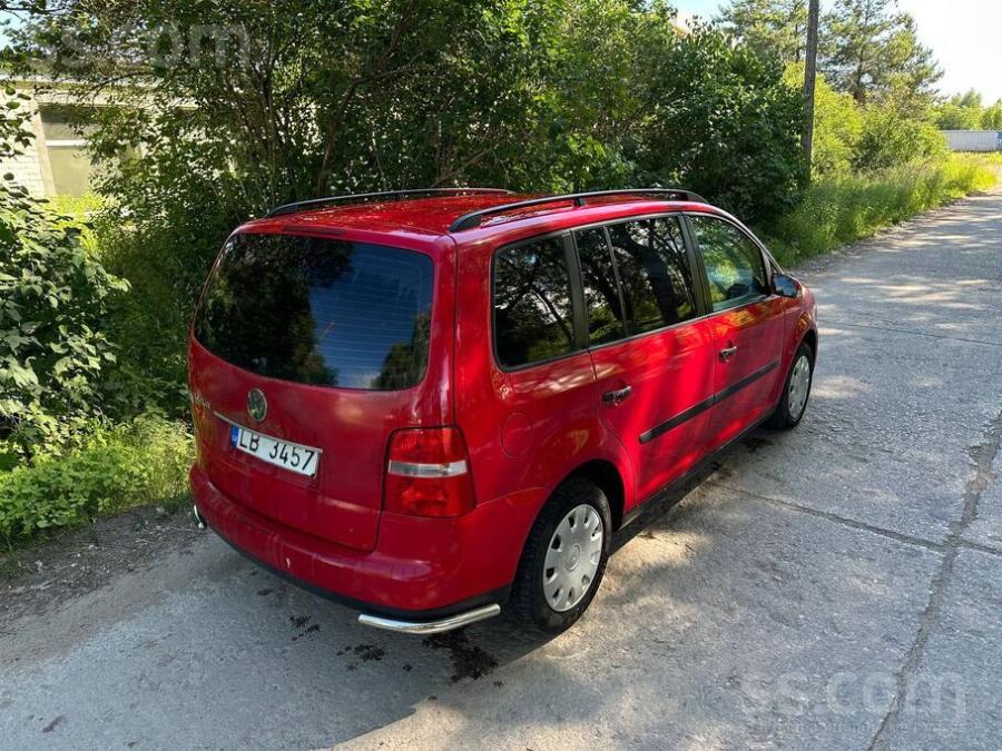 Sarkans Volkswagen Touran 2004 Rīga, ar dzinēja tilpumu 1.60 L un nobraukumu 285 tūkst. km par 700 €, foto 5 vietnē AUTOMOTO.COM.LV