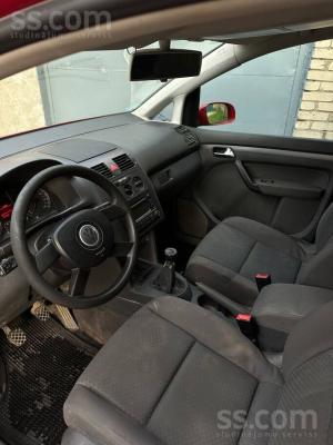 Sarkans Volkswagen Touran 2004 Rīga, ar dzinēja tilpumu 1.60 L un nobraukumu 285 tūkst. km par 700 €, foto 8 vietnē AUTOMOTO.COM.LV