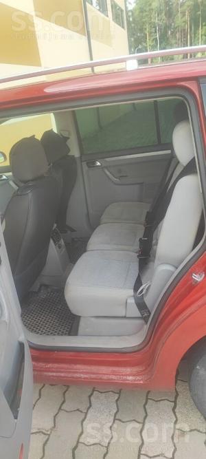 Sarkans Volkswagen Touran 2004 Jelgava, ar dzinēja tilpumu 1.90 L un nobraukumu 490 tūkst. km par 1200 €, foto 4 vietnē AUTOMOTO.COM.LV