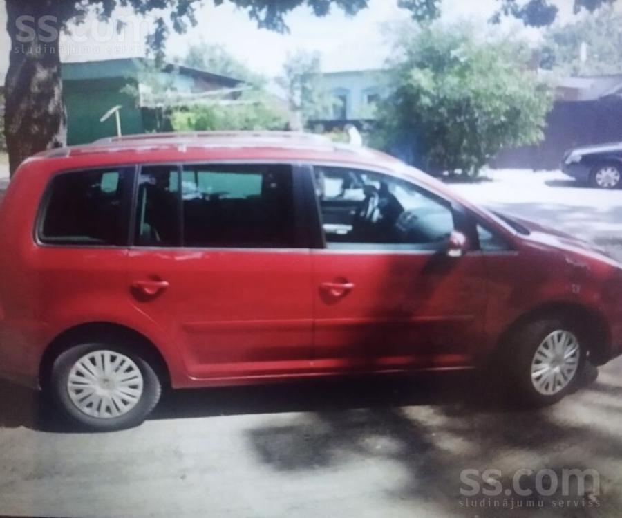 Sarkans Volkswagen Touran 2004 Daugavpils, ar dzinēja tilpumu 1.60 L un nobraukumu 260 tūkst. km par 1600 €, foto 6 vietnē AUTOMOTO.COM.LV