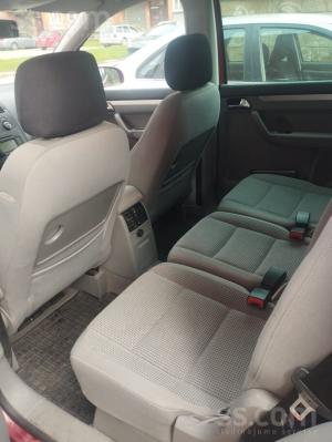 Sarkans Volkswagen Touran 2004 Daugavpils, ar dzinēja tilpumu 1.60 L un nobraukumu 260 tūkst. km par 1600 €, foto 8 vietnē AUTOMOTO.COM.LV