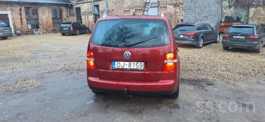 Sarkans Volkswagen Touran 2005 Rīga, ar dzinēja tilpumu 2.00 L un nobraukumu 230 tūkst. km par 3500 €, foto 2 vietnē AUTOMOTO.COM.LV