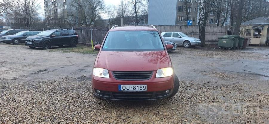 Sarkans Volkswagen Touran 2005 Rīga, ar dzinēja tilpumu 2.00 L un nobraukumu 230 tūkst. km par 3500 €, foto 4 vietnē AUTOMOTO.COM.LV