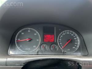 Sarkans Volkswagen Touran 2005 Rēzekne, ar dzinēja tilpumu 1.90 L un nobraukumu 470 tūkst. km par 1500 €, foto 8 vietnē AUTOMOTO.COM.LV
