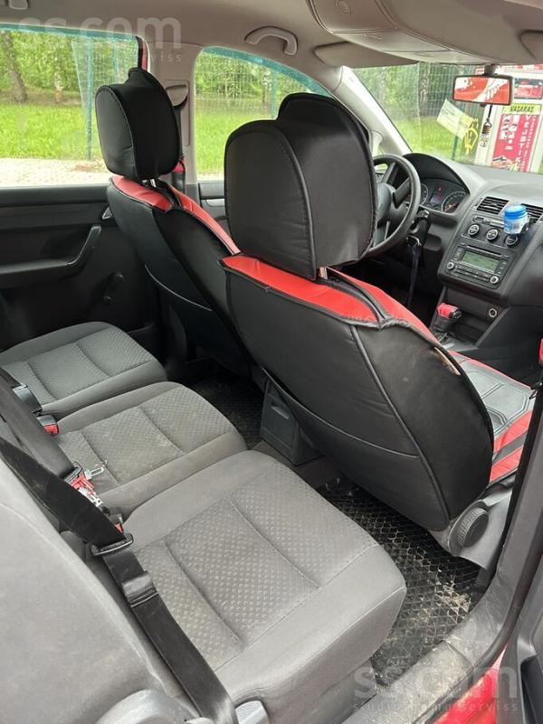 Red Volkswagen Touran 2005 in Rezekne, with an engine capacity of 1.90 L and mileage of 470 thousand km for 1400 €, photo 5 on AUTOMOTO.COM.LV