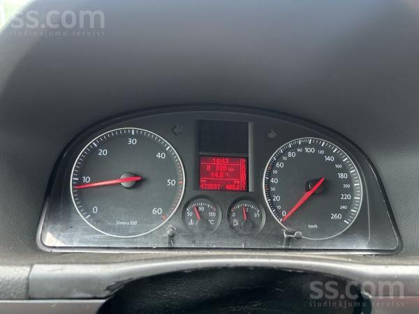 Red Volkswagen Touran 2005 in Rezekne, with an engine capacity of 1.90 L and mileage of 470 thousand km for 1400 €, photo 7 on AUTOMOTO.COM.LV