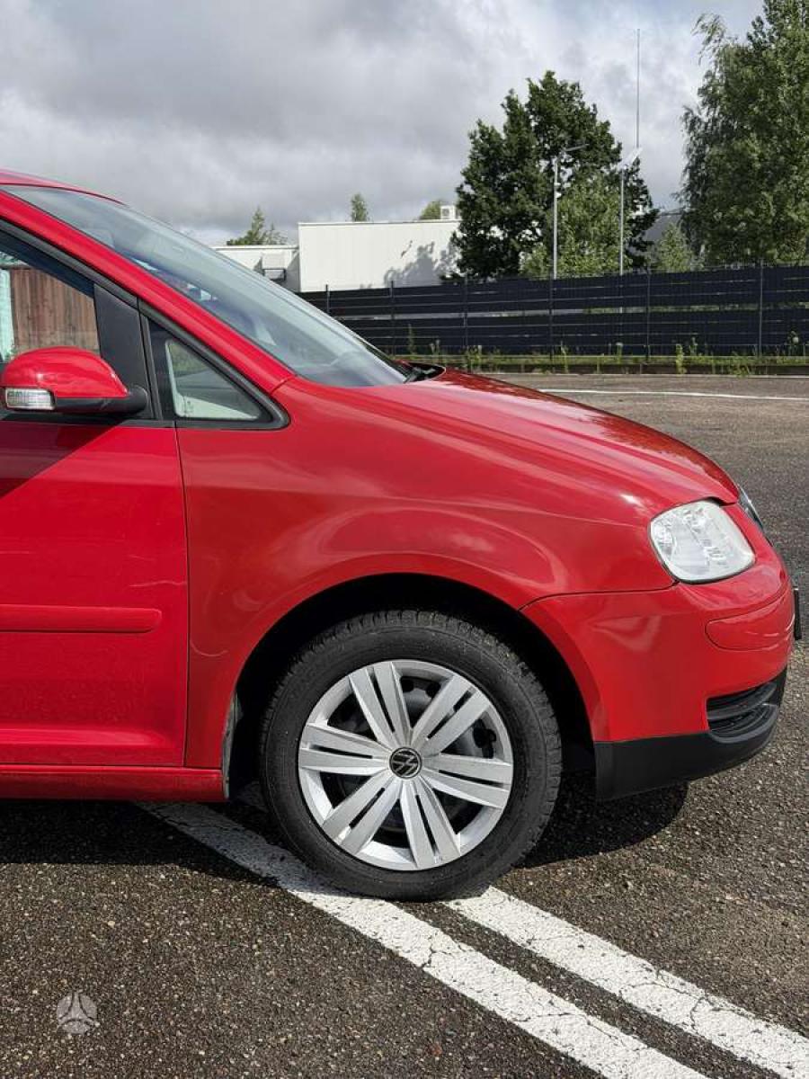 Red Volkswagen Touran 2005 in Kedainiai, with an engine capacity of 1.90 L and mileage of 192 thousand km for 2800 €, photo 12 on AUTOMOTO.COM.LV