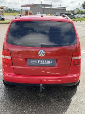 Red Volkswagen Touran 2005 in Kedainiai, with an engine capacity of 1.90 L and mileage of 192 thousand km for 2800 €, photo 15 on AUTOMOTO.COM.LV