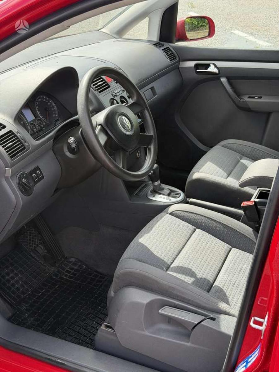 Red Volkswagen Touran 2005 in Kedainiai, with an engine capacity of 1.90 L and mileage of 192 thousand km for 2800 €, photo 16 on AUTOMOTO.COM.LV