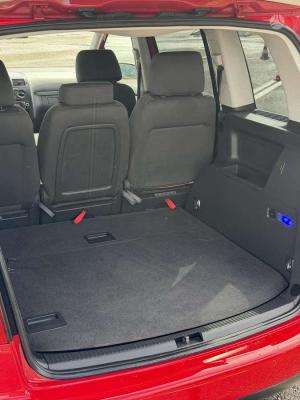 Red Volkswagen Touran 2005 in Kedainiai, with an engine capacity of 1.90 L and mileage of 192 thousand km for 2800 €, photo 18 on AUTOMOTO.COM.LV