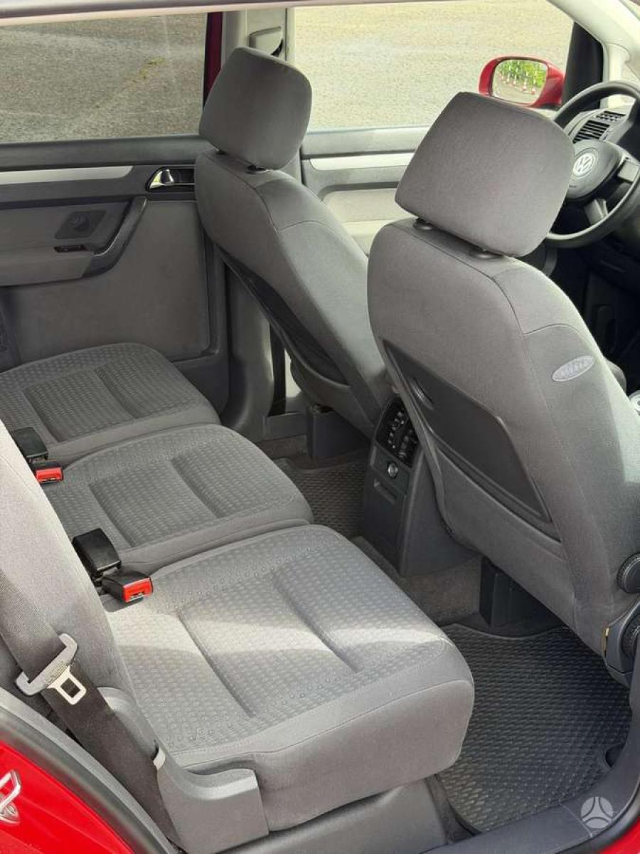 Red Volkswagen Touran 2005 in Kedainiai, with an engine capacity of 1.90 L and mileage of 192 thousand km for 2800 €, photo 21 on AUTOMOTO.COM.LV