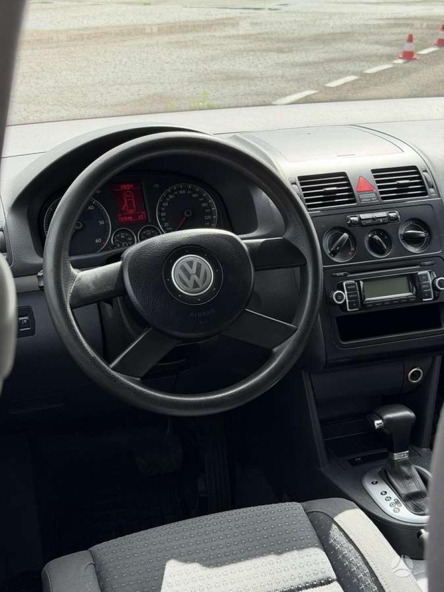 Red Volkswagen Touran 2005 in Kedainiai, with an engine capacity of 1.90 L and mileage of 192 thousand km for 2800 €, photo 25 on AUTOMOTO.COM.LV