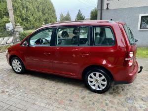 Sarkans Volkswagen Touran 2006 Šauļi, ar dzinēja tilpumu 1.40 L un nobraukumu 178 tūkst. km par 2999 €, foto 3 vietnē AUTOMOTO.COM.LV