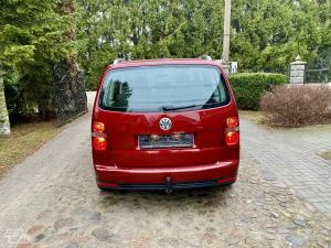 Sarkans Volkswagen Touran 2006 Šauļi, ar dzinēja tilpumu 1.40 L un nobraukumu 178 tūkst. km par 2999 €, foto 7 vietnē AUTOMOTO.COM.LV