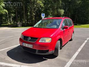Красный Фольксваген Туран 2006 в Гулбене, объемом двигателя 1.60 л и пробегом 381 тыс. км за 2000 €, фото 6 на AUTOMOTO.COM.LV