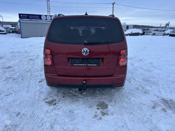 Sarkans Volkswagen Touran 2007 Kauņa, ar dzinēja tilpumu 1.39 L un nobraukumu 195 tūkst. km par 3550 €, foto 6 vietnē AUTOMOTO.COM.LV
