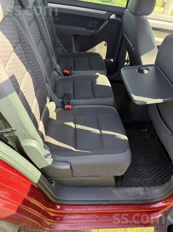Sarkans Volkswagen Touran 2007 Rīga, ar dzinēja tilpumu 1.90 L un nobraukumu 28 tūkst. km par 2500 €, foto 2 vietnē AUTOMOTO.COM.LV