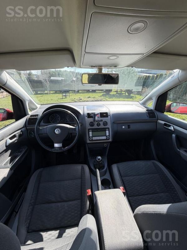 Sarkans Volkswagen Touran 2007 Rīga, ar dzinēja tilpumu 1.90 L un nobraukumu 28 tūkst. km par 2500 €, foto 3 vietnē AUTOMOTO.COM.LV