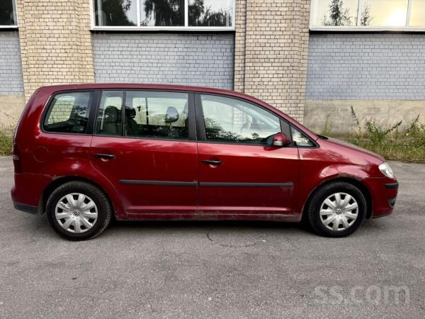 Красный Фольксваген Туран 2007 в Рига, объемом двигателя 1.90 л и пробегом 0 тыс. км за 900 €, фото 8 на AUTOMOTO.COM.LV