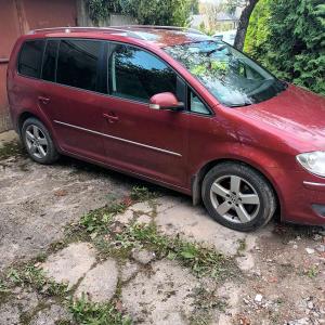 Sarkans Volkswagen Touran 2007 Kauņa, ar dzinēja tilpumu 1.97 L un nobraukumu 392 tūkst. km par 2600 €, foto 3 vietnē AUTOMOTO.COM.LV