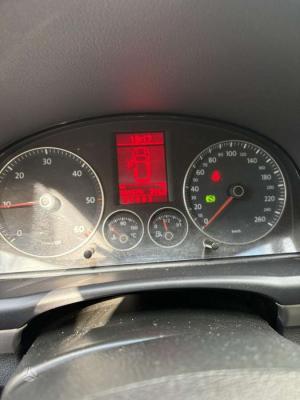 Sarkans Volkswagen Touran 2007 Kauņa, ar dzinēja tilpumu 1.97 L un nobraukumu 392 tūkst. km par 2600 €, foto 7 vietnē AUTOMOTO.COM.LV