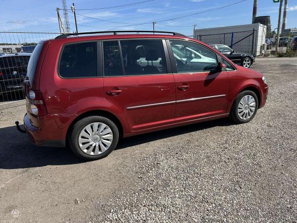 Sarkans Volkswagen Touran 2007 Kauņa, ar dzinēja tilpumu 1.39 L un nobraukumu 196 tūkst. km par 3300 €, foto 10 vietnē AUTOMOTO.COM.LV