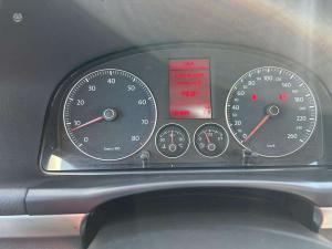 Red Volkswagen Touran 2007 in Kaunas, with an engine capacity of 1.39 L and mileage of 196 thousand km for 3300 €, photo 20 on AUTOMOTO.COM.LV